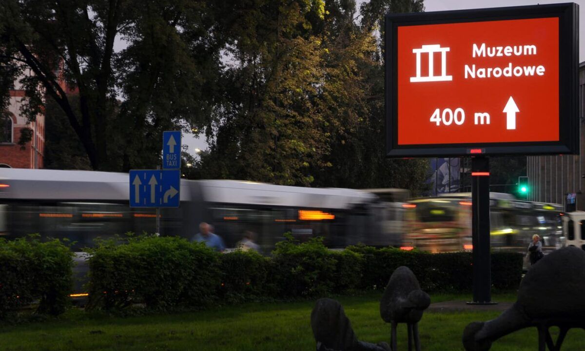 Digital Cityscreen - przy skrzyżowaniach w mieście | ams.com.pl